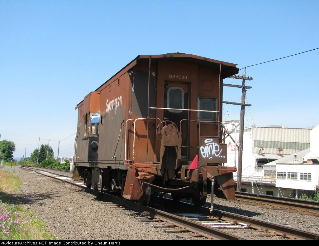 SP4700 Bay Window Caboose